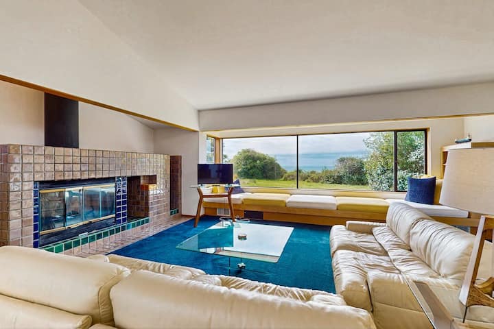 Hilltop Escape Near Shell Beach - Sea Ranch, CA