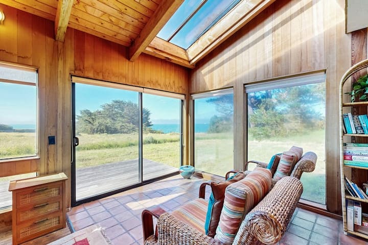 Seaside Escape Near Black Point - Sea Ranch, CA
