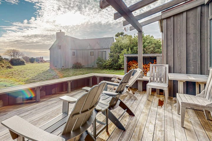 Sea Ranch Dog-friendly Barn Retreat - Gualala, CA