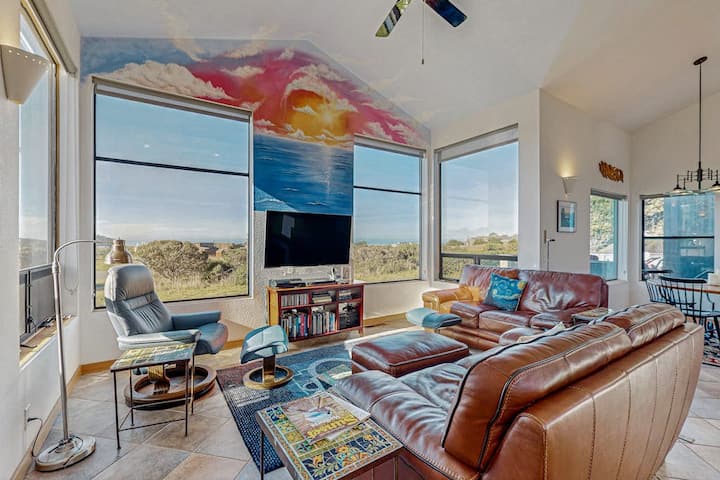 Sweeping Home With Private Hot Tub - Sea Ranch, CA