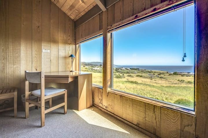 Hilltop House With Fireplace - Sea Ranch, CA