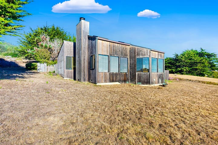 Sweeping Cottage Near Black Point - Sea Ranch, CA