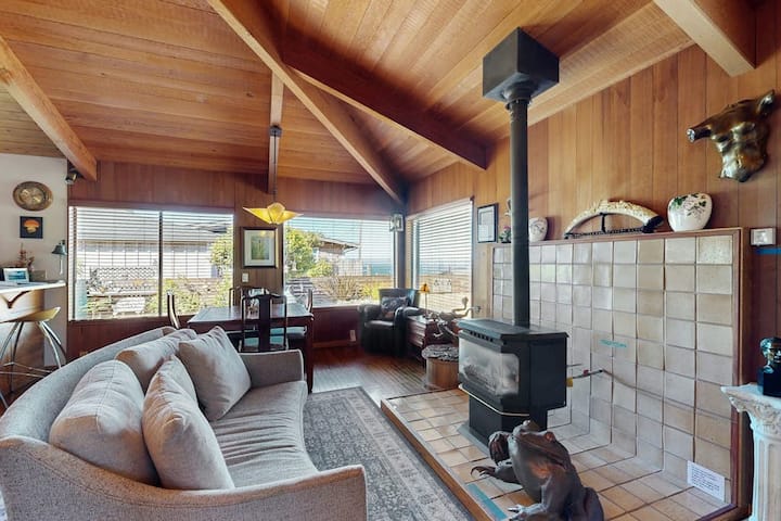 Gualala Cabin With Gas Fireplace - Gualala, CA