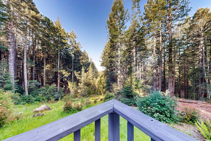 Sweeping Sanctuary Near Black Point - Sea Ranch, CA