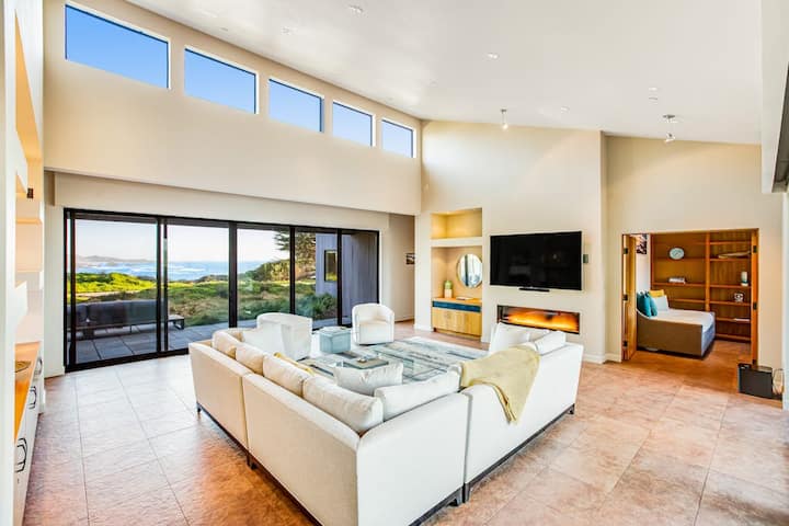 Seaside Retreat Near Pebble Beach - Sea Ranch, CA