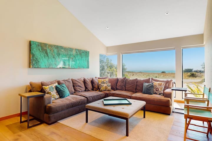 Sweeping Residence With Private Hot Tub - Gualala, CA