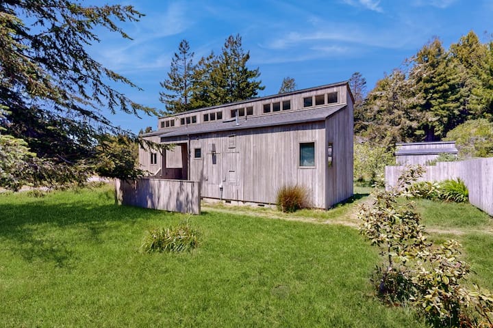 Snug Nook With Fireplace - Sea Ranch, CA
