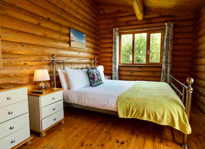 Goldfinch Couples Retreat - Luxury Lodge & Hot Tub - Framlingham
