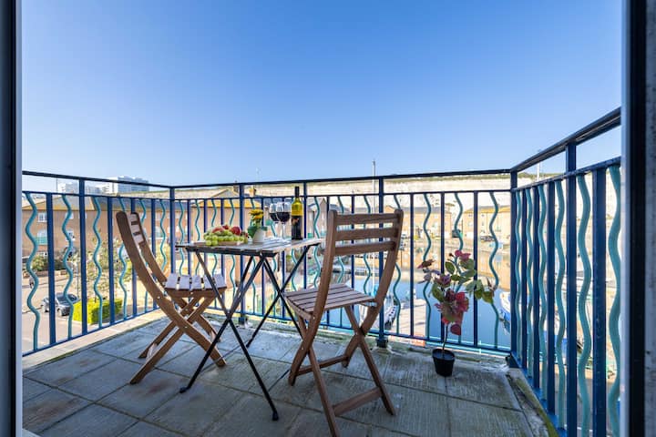 Brighton Marina Harbour Views - Sleeps 6 - Rottingdean
