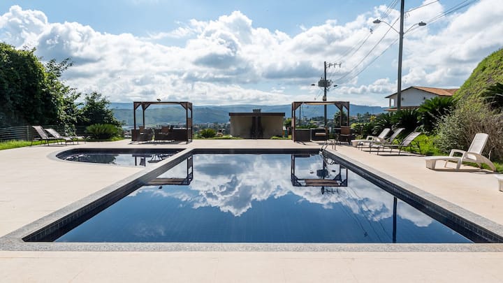 Casa Com Piscinas, Sauna E Playground Em Escarpas - Brasilien