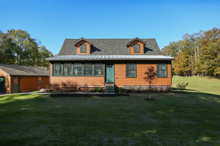 Hot Tub Fire Pit Mountain Escape Journeys End - Bethel, NY