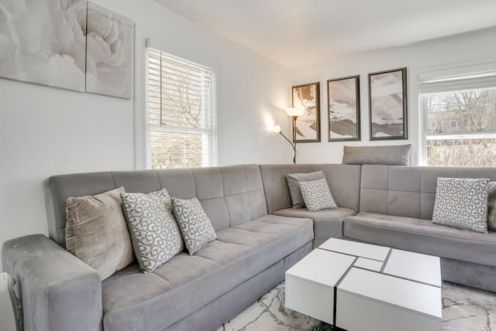 Easy Access To Nyc! Sleek Suburban Apartment - Scarsdale, NY