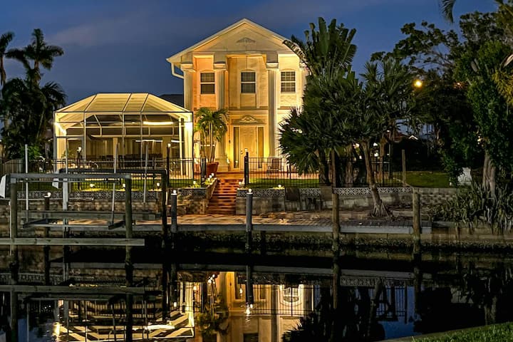 Chic 7br Villa | Pool | Deck | Dock | W/d - Fort Myers, FL