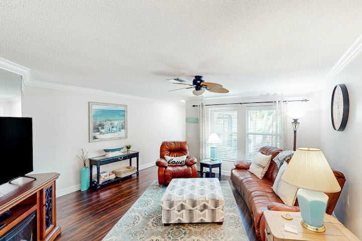 Home With Private Pool, Enclosed Yard, Patio, Sunr - Venice, FL