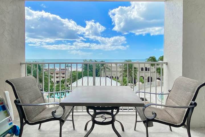 Gulf-front Condo With Pool, Hot Tub, & Central Ac - Marco Island, FL