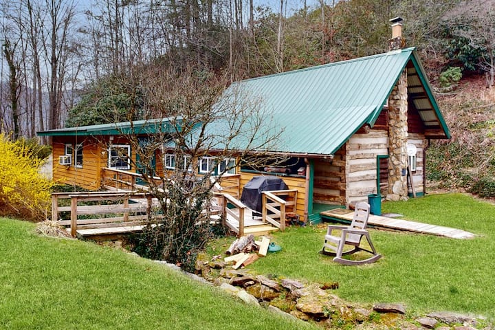 Historic 1br Waterview Dog Friendly - Sylva, NC