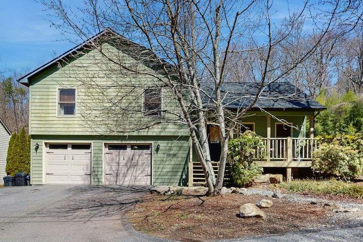 3br | Fireplace | Balcony | Firepit - Sylva, NC