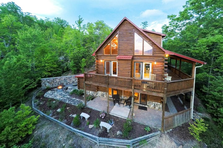 Large 3br Mountainview | Fireplace | Deck - Cherokee, NC