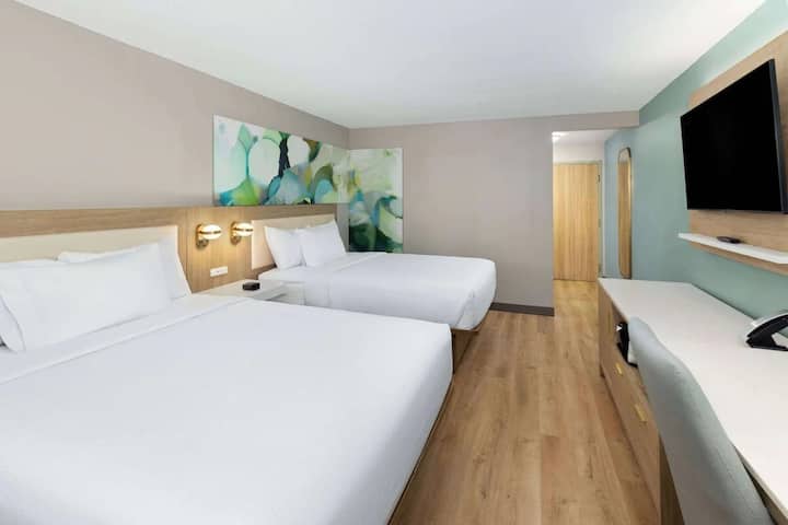 Wyndham Louisville Ky | 2 Queen | Downtown Days - Louisville, KY