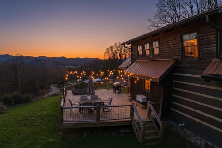 Charming Log Cabin With Full Kitchen And Hot Tub - Sylva, NC