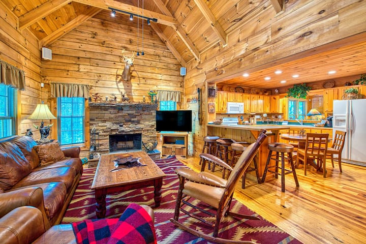 4br With Hot Tub, Billiards, A/c *Watauga Lodge - Highlands, NC