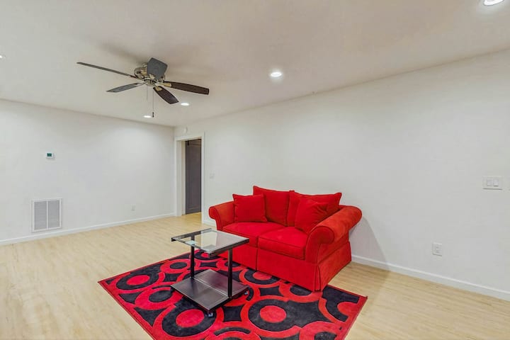 2 Br Apartment With Great Views, Central Air And - Franklin, NC