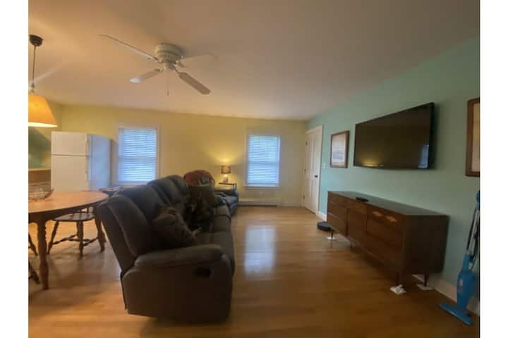 Cozy In-law Suite Near York Beaches - York