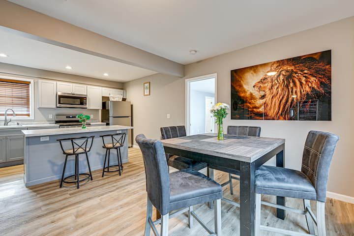 Walkable Stay Near Hudson River, Dining & Shopping - Hudson, NY