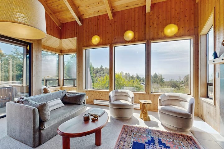 Timber Coastal Home - Sea Ranch, CA