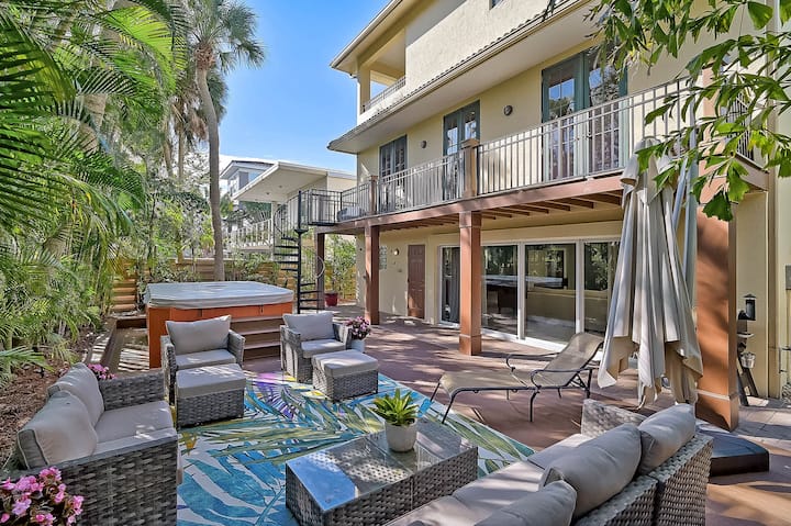 Commonwealth On The Key - Siesta Key, FL