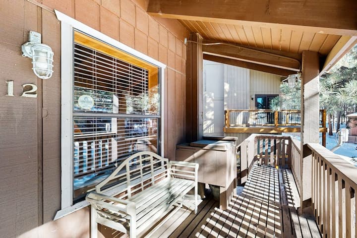 Cozy Condo W/ Wood Fireplace & Picnic Areas - 3 Bl - Angel Fire, NM