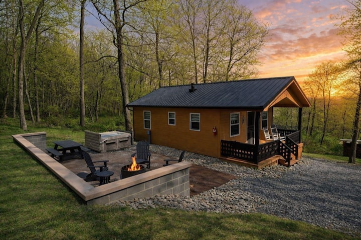 Private Cabin | Hot Tub | 2 Bedrooms | Raystown - Lake Raystown Resort, Entriken