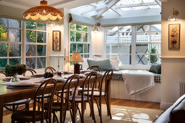 Hatherlie House A Historic Woodend Escape - Woodend, Australia