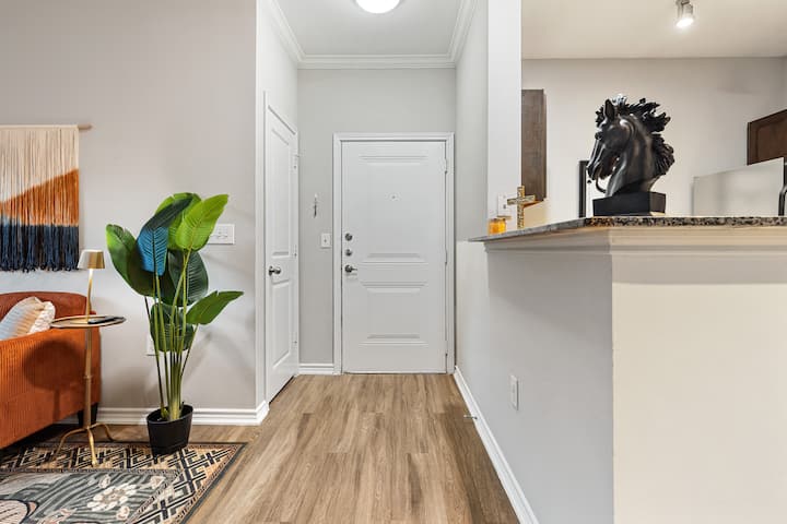 Stylish Ground Floor 1br W/patio, Pool Access,wifi - 聖安東尼奧