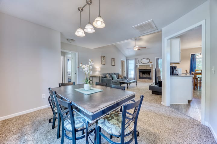 Near Shops, Dining & Airport- The Hilltop Bungalow - Columbus, GA