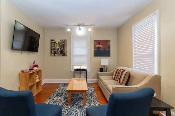 Downtown, Moments From Riverwalk-broadway Bungalow - Columbus, GA