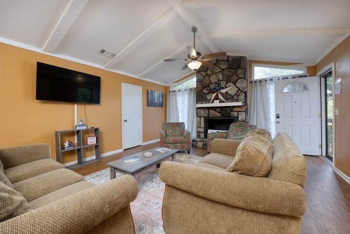 Large Yard, Cabin In The Woods! - Columbus Retreat - Columbus, GA