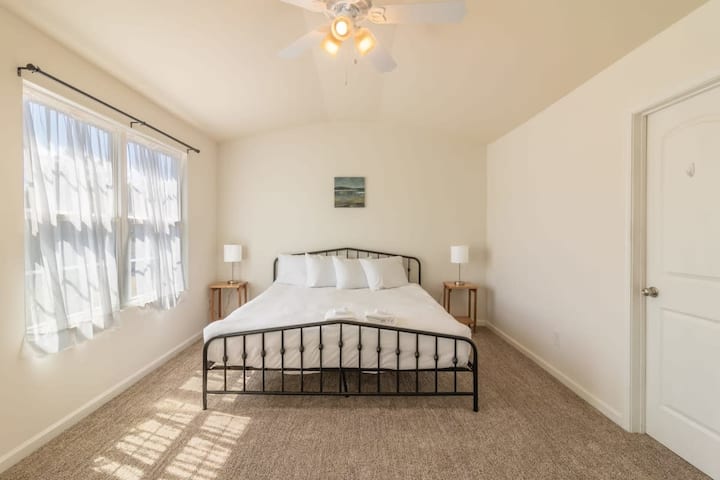 Neighboring Fort Benning - The Modern Guest House - Columbus, GA
