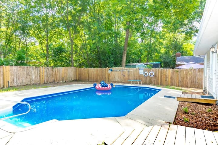 Pool, Fenced Yard, & Patio! Ventura Vista Retreat - Columbus, GA