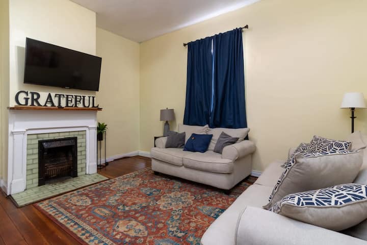 The Sunny Southern Manse Front Unit Walk Downtown - Columbus, GA