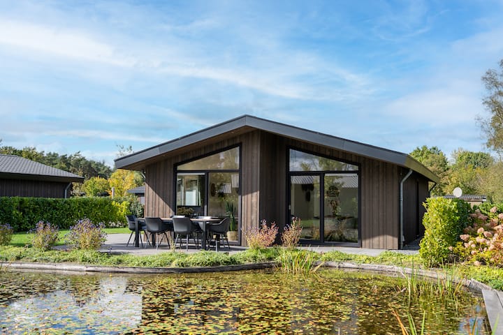 Villa Waterfront Luxury With Bathtub | 4 Persons - Eindhoven