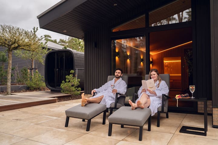 Wellness Suite With Hot Tub, 2 Saunas & Massage Be - Eersel