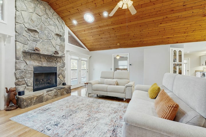 2br Home W/front Porch, Arcade Game & Fire Pit - Franklin, NC