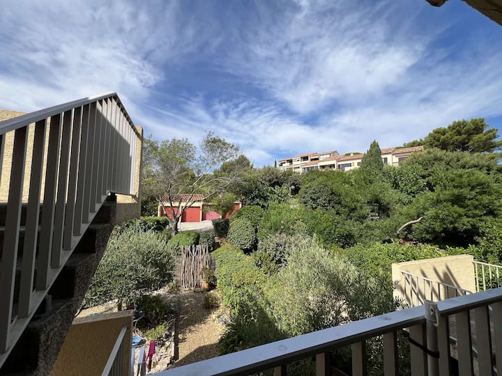 Studio Avec Terrasse Pour 2 Personnes à Giens  – R - Plage de Porquerolles