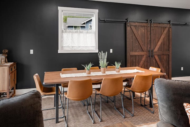 Meeting Space @ The Mt Si Barn | For Up To 8 - Snoqualmie, WA