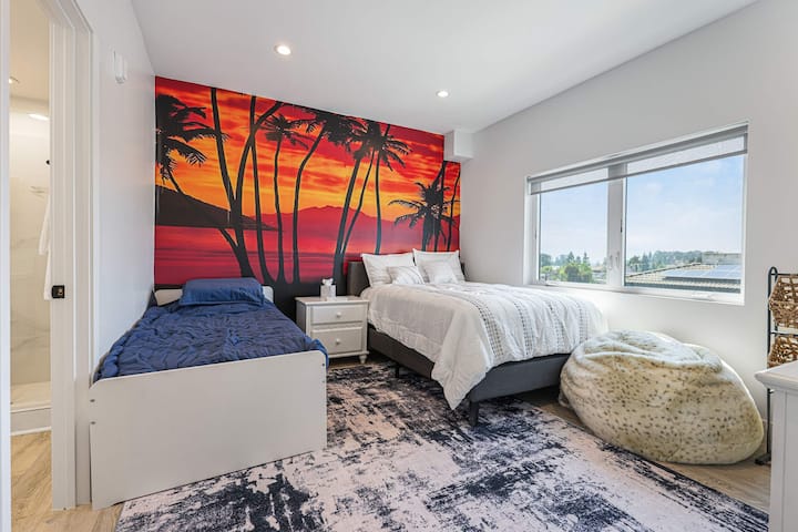 3 Story Townhouse | Sdsu | La Mesa Village | Hikes - La Mesa, CA