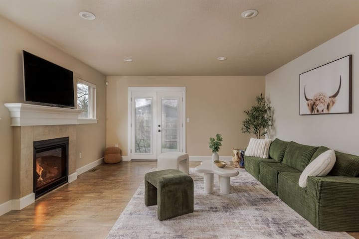 Cozy Happy Valley Cottage Retreat - Happy Valley, OR