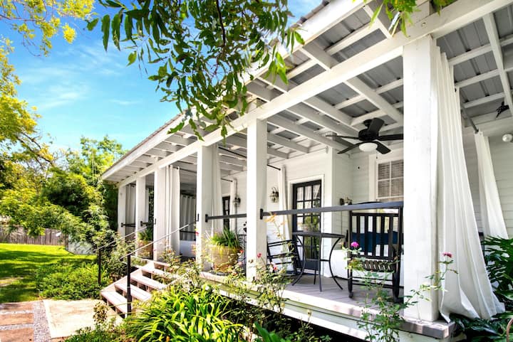 Blue Heron: Walk To Lakefront + Sleeps Up To 16 - Mandeville, LA