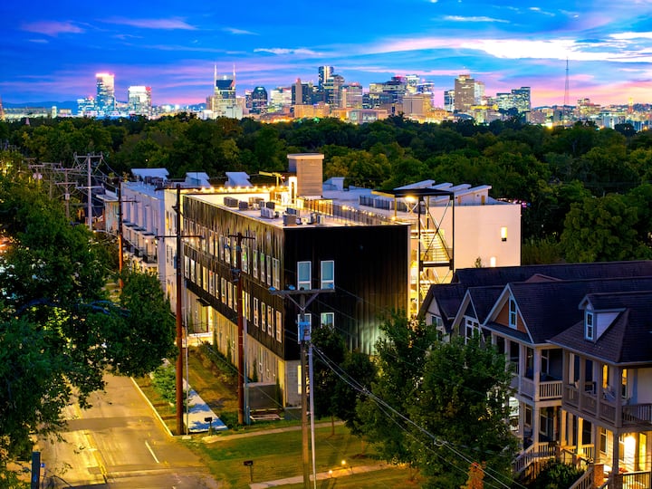 Colorful Condo  Rooftop Views  Near Broadway - Nashville, TN