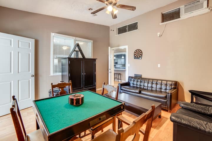 Half-mi To Clear Lake: Group Getaway In A Church - Lakeport, CA